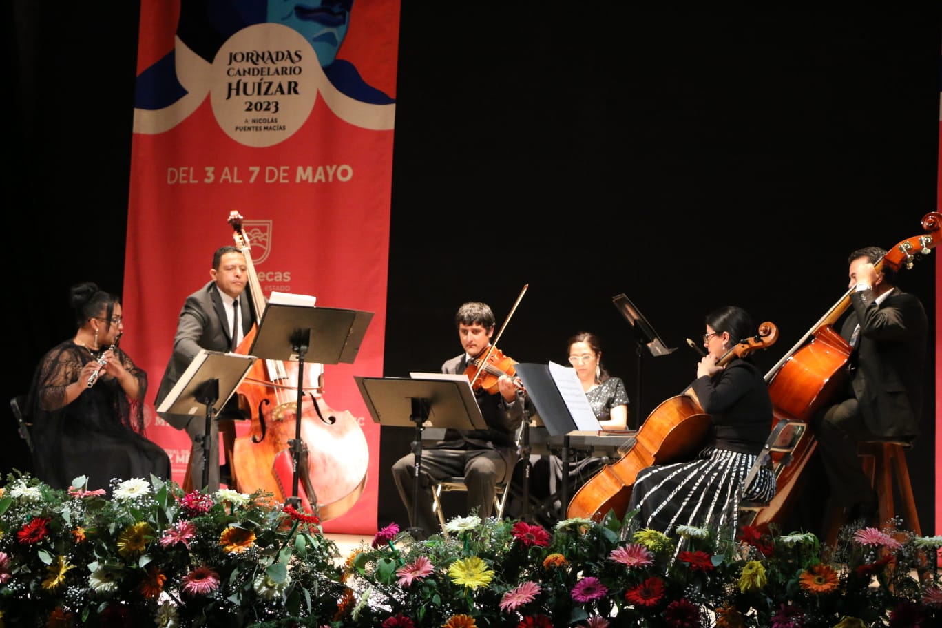 Se presentan el guitarrista Arturo Javier Ramírez y el Ensamble Genaro ...