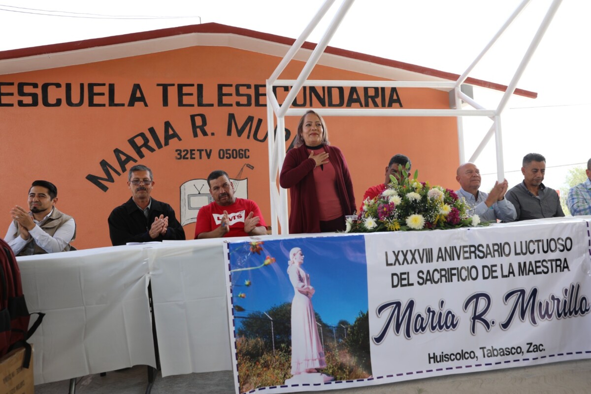 Conmemoran aniversario luctuoso de la maestra María R. Murillo, en Tabasco